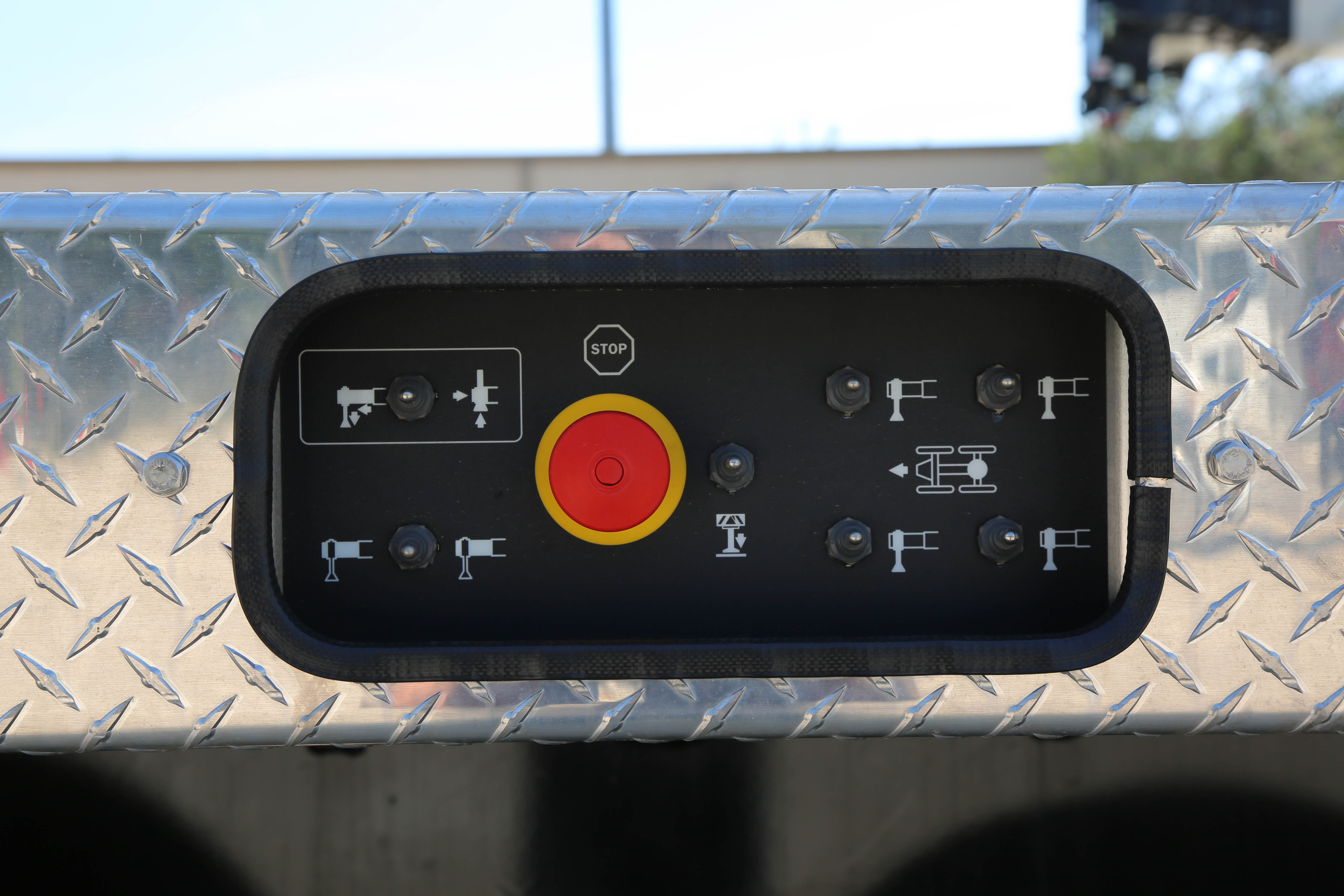 Used 2019 National NBT45-142 on Used 2021 Kenworth T880